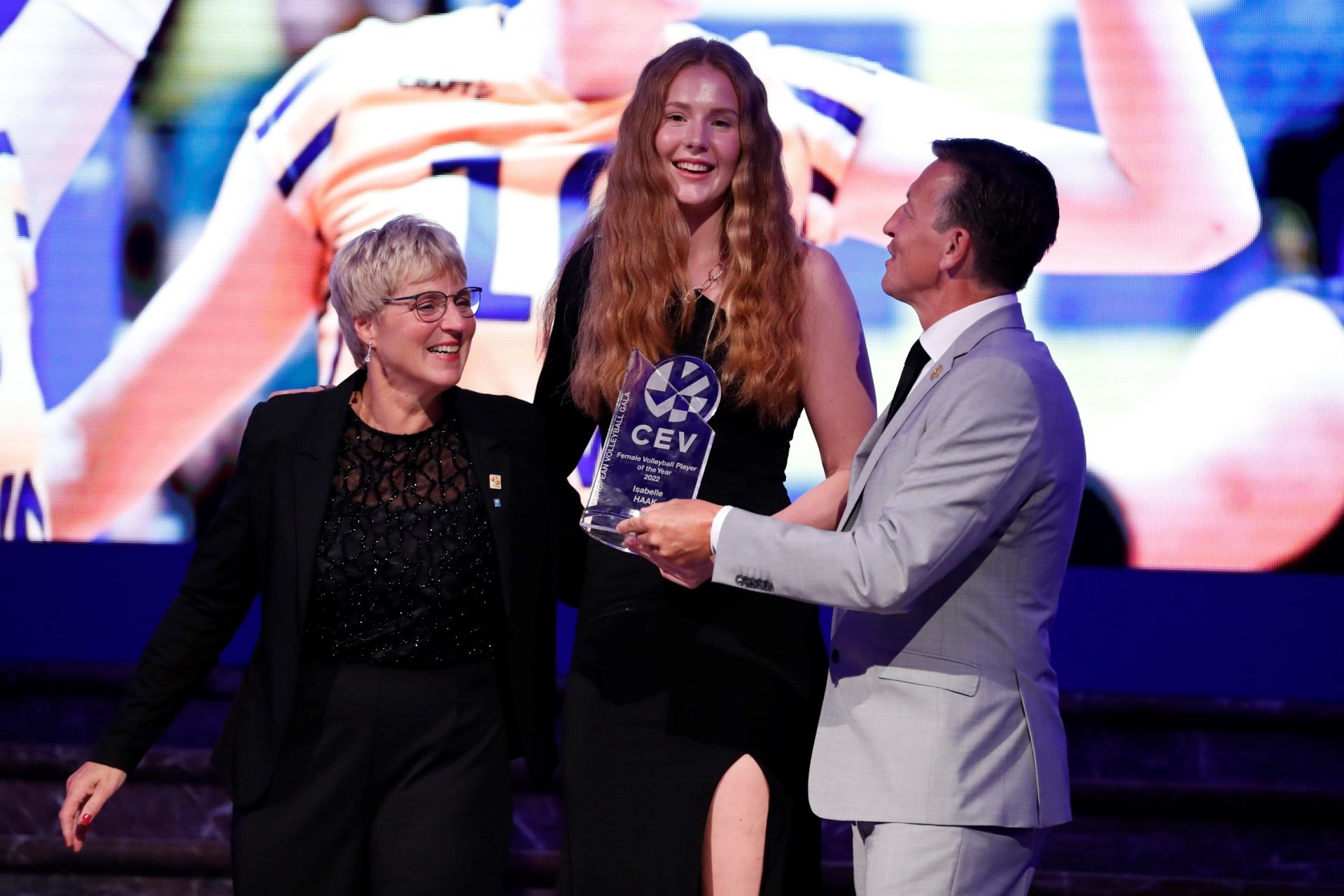 Romanian Gheorghe Cretu awarded CEV Men’s Coach of the Year - BVA